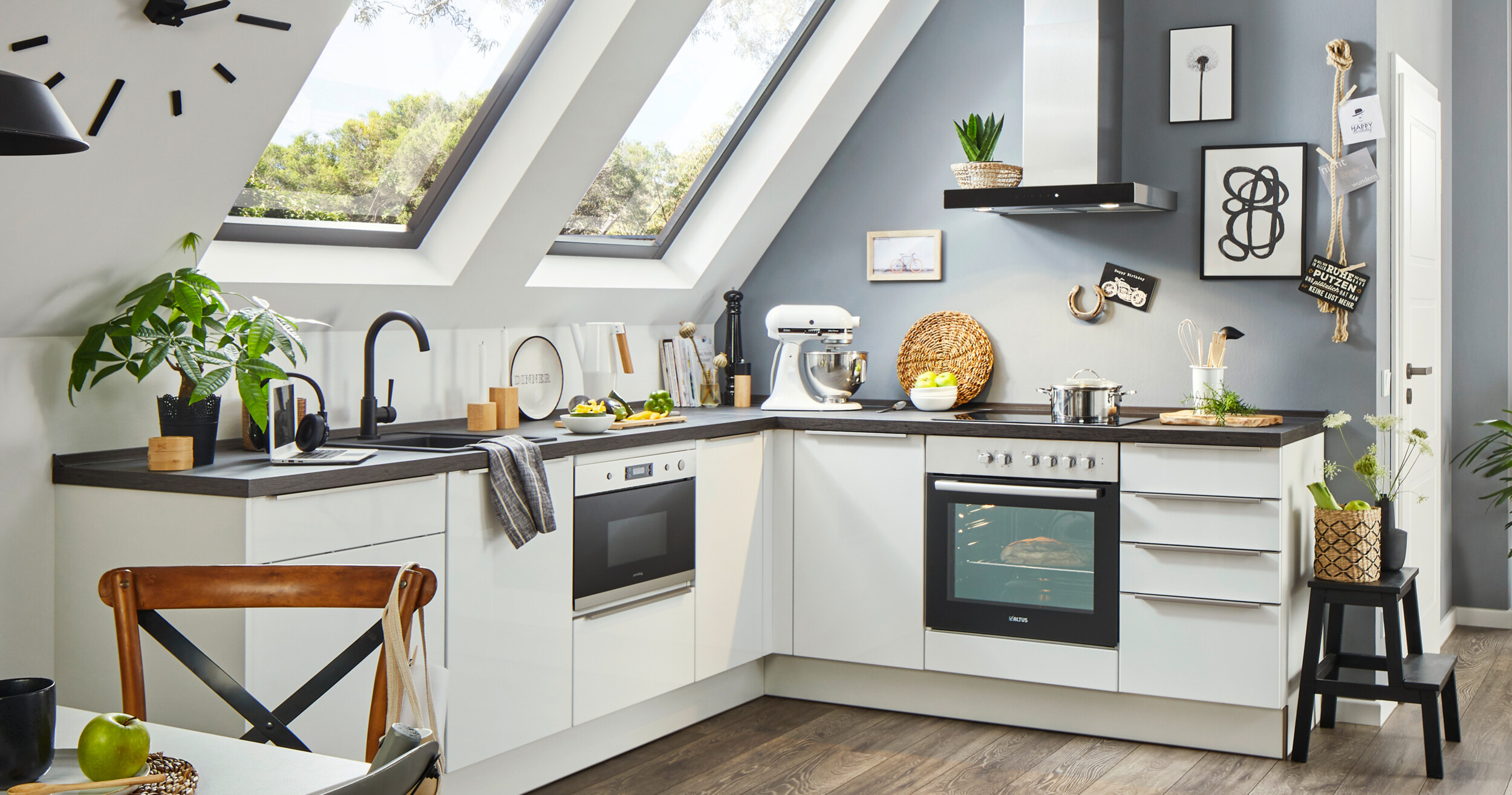 L-shaped kitchen | Puristic elegance | Stylish gloss, no reflections ...